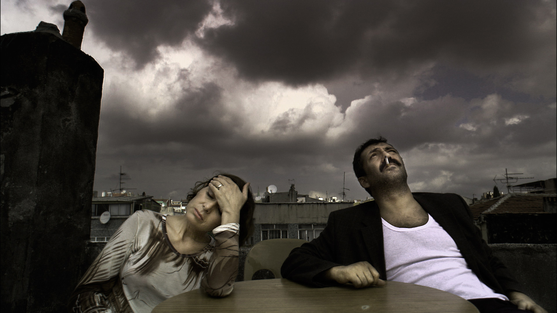 Üç Maymun: Hiçbir Şey Olmamış Gibi Yaşamak - Altyazı Sinema Dergisi