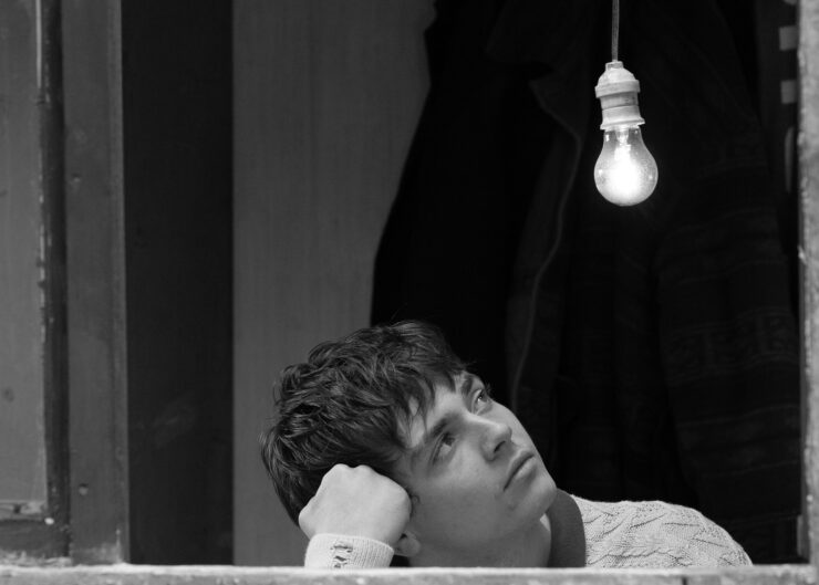 Nehir Tuna ile Yurt Üzerine Söyleşi: ‘Halkanın İçinde’ - Altyazı Sinema ...